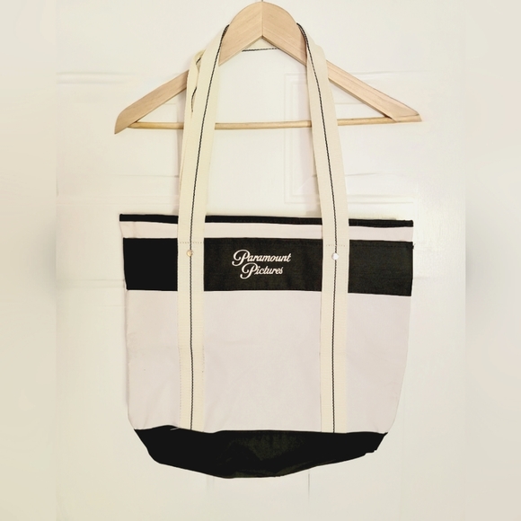 Atchison | Bags | New Paramount Pictures 2 Pocket Black And Beige Tote ...